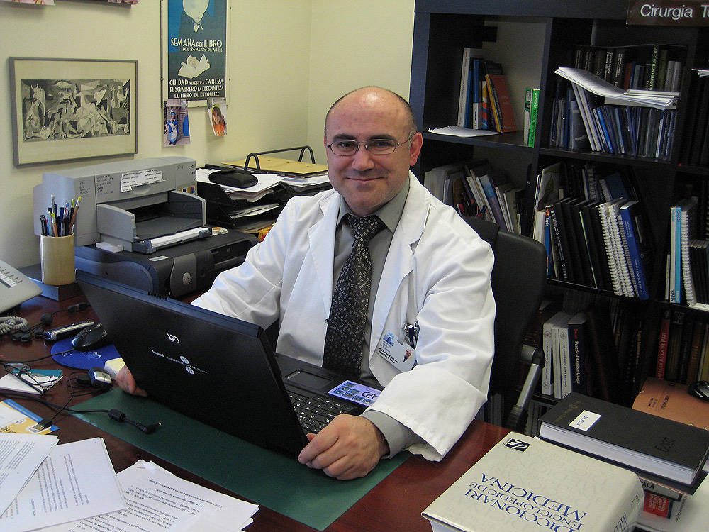 Doctor José Belda (enfocada) - Farmacosalud