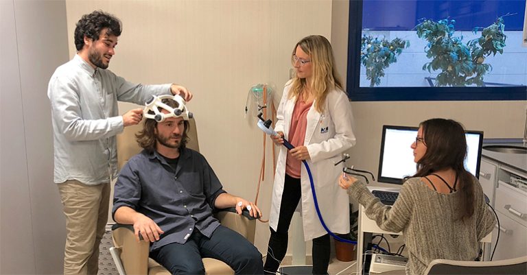 (portada) HM CINAC casco estimulación por campo magnético estático ...